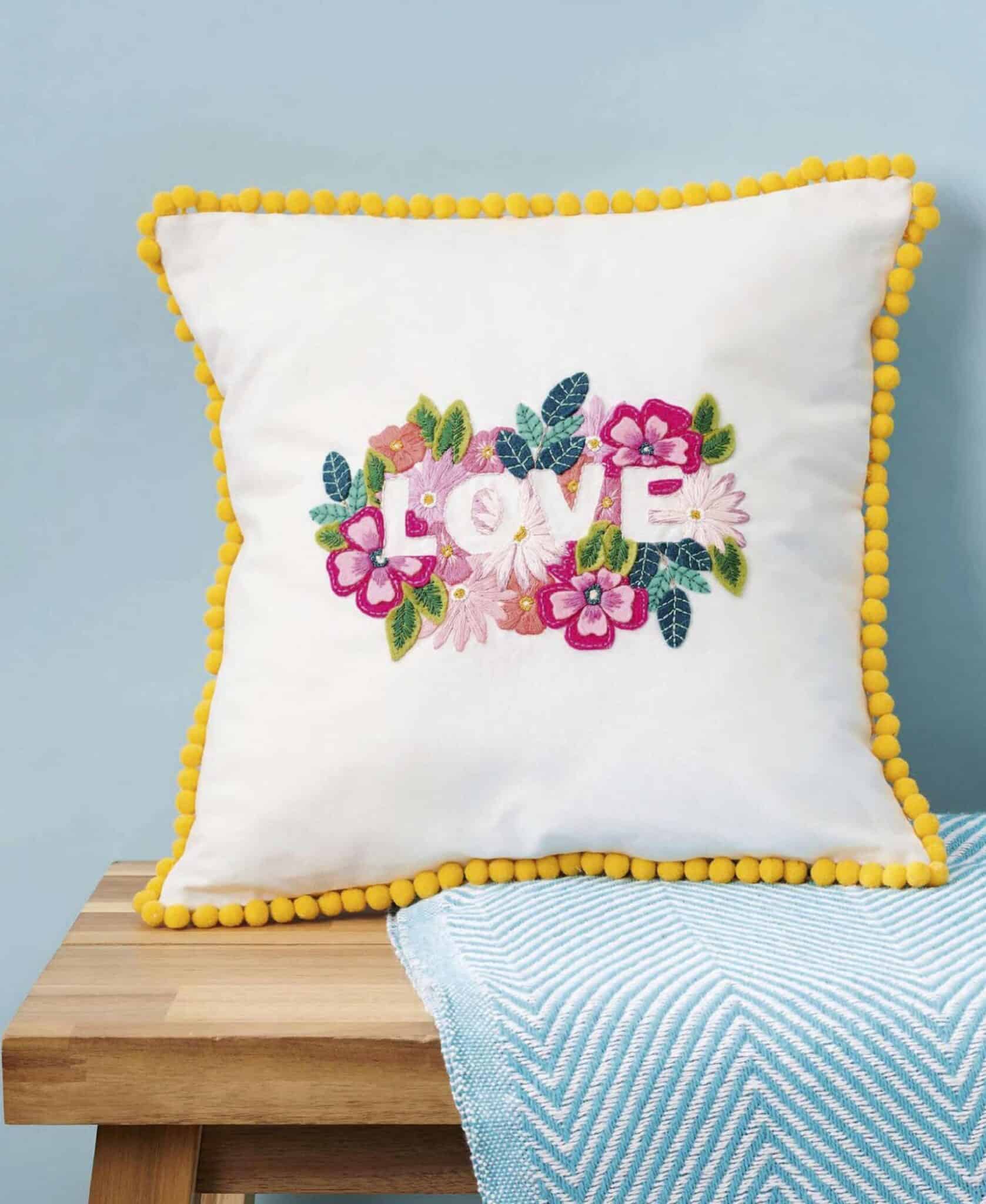 Love-embroidered cushion - Free embroidery designs